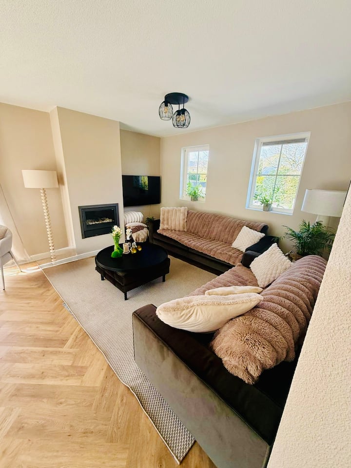 Nieuw! Familie Vriendelijke Villa Aan Bosrand - Zeewolde