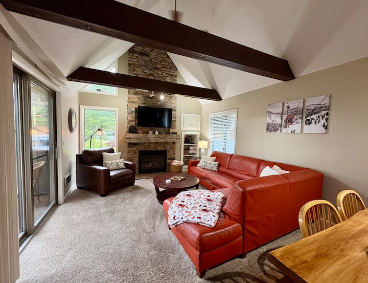 Peek & Peak Slope Side Chalet, Close To Golf Too! - Findley Lake, NY