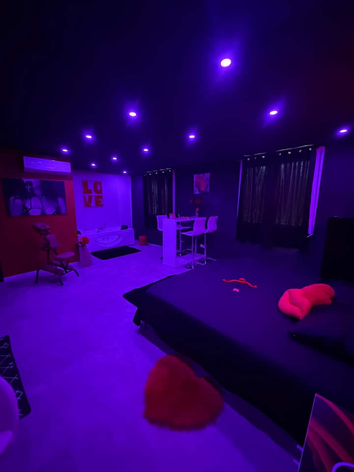 Chambre D’amour Passion Pourpre - Frontignan