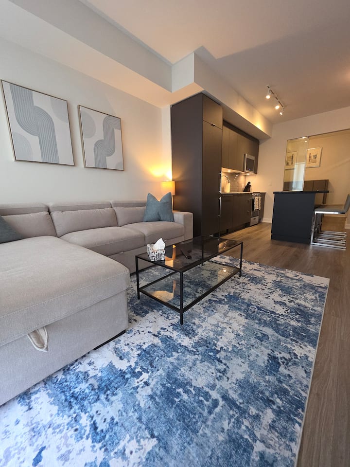 Luxurious & Modern 2bed 2bath Steps To Square One! - Mississauga