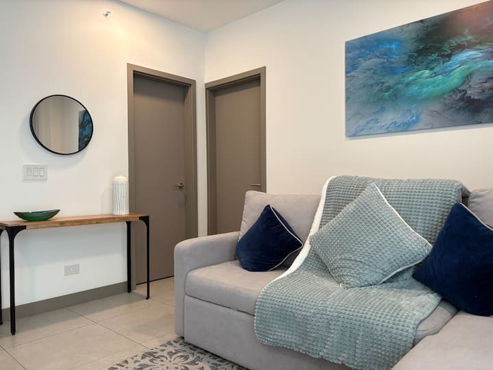 Modern Apt • A/c • 20 Min Airport • Fast Wifi - Costa Rica