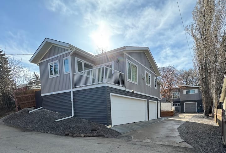 The “Tree House” 
St Albert Ab
Great For Families - Saint Albert