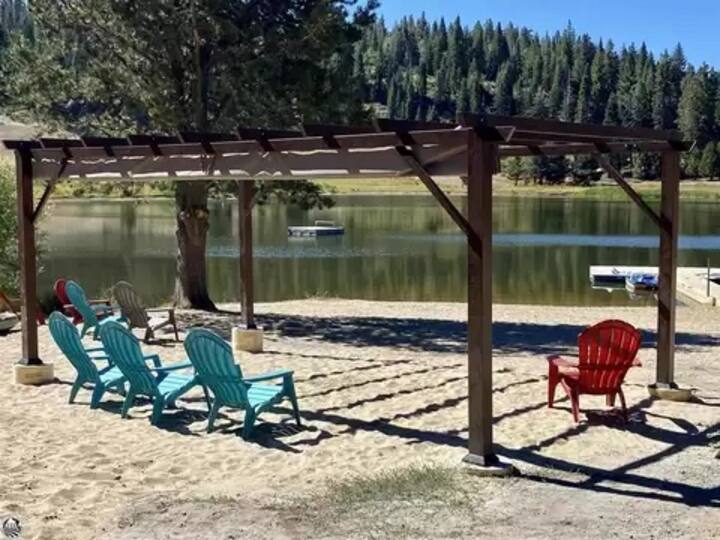 Leland Lounge - Strawberry, CA