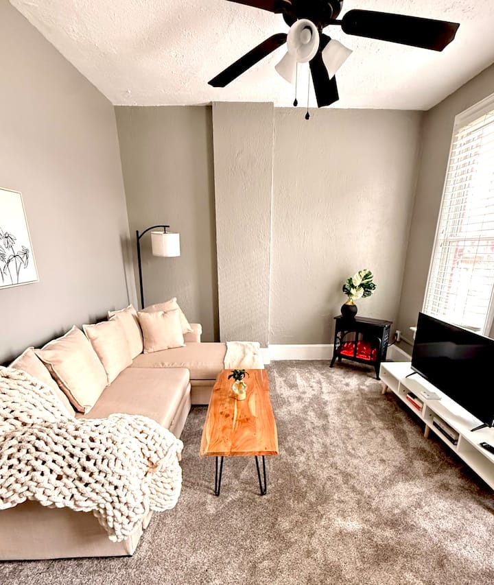 Cozy Red Stone In Five Points - Denver, CO