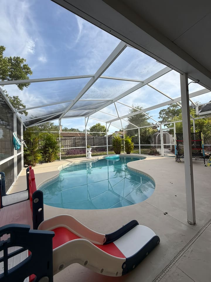 Conveniently Located Cozy Home - Ocoee, FL
