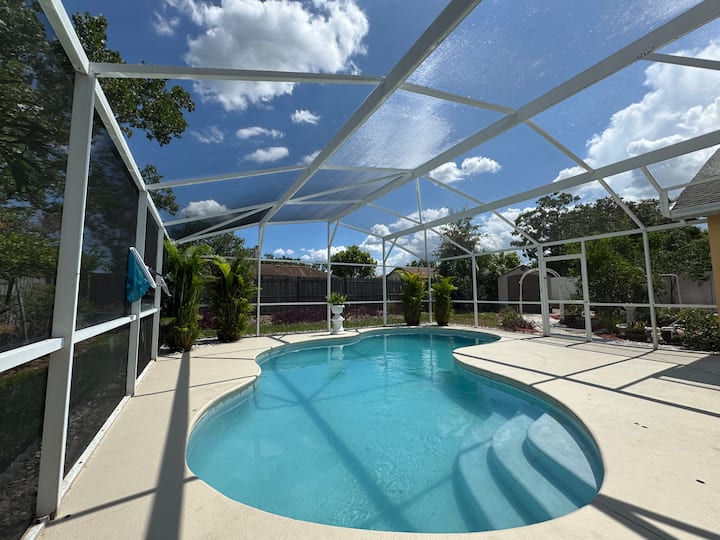 Conveniently Located Cozy Home - Ocoee, FL