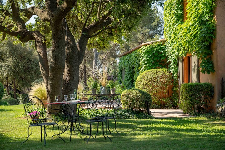 Maison Avec Vue Extraordinaire Dans Site Cézanne - Venelles