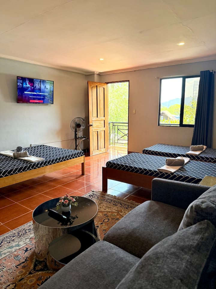 The Family Hub With Aircon, Tv & Free Wifi - Coron
