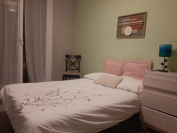 Idéalement Situé Et Sécurisé - Chambéry