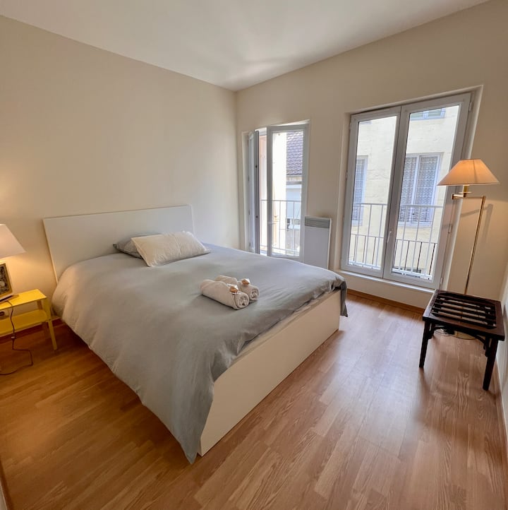 Chambre Double Calme Dans Le Centre Historique - Avallon