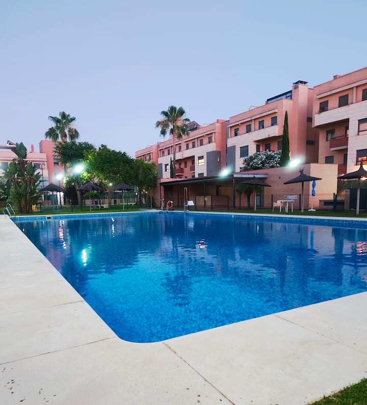 Elegante Apartament & Piscina.
Un Paso De Sevilla - Camas