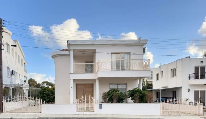 Downtown Citrus Villa - Paphos