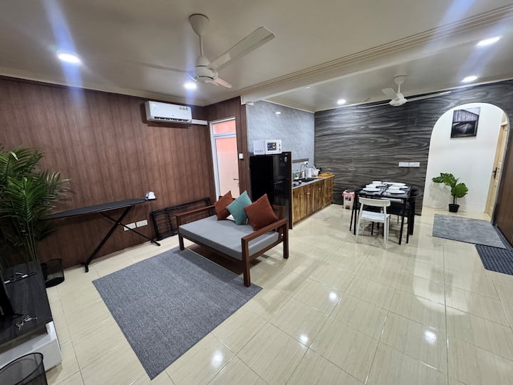 Charming 6-room House In Villimale - Malé