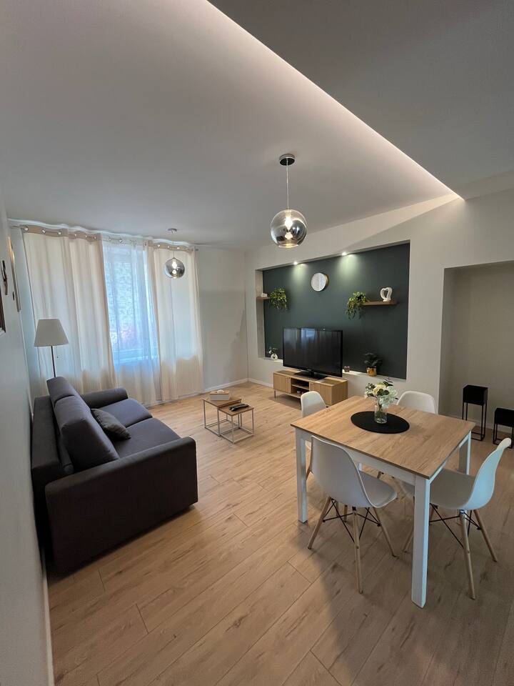 T2 Lumineux Avec Terrasse Fibre Calme Centre-ville - Aubenas