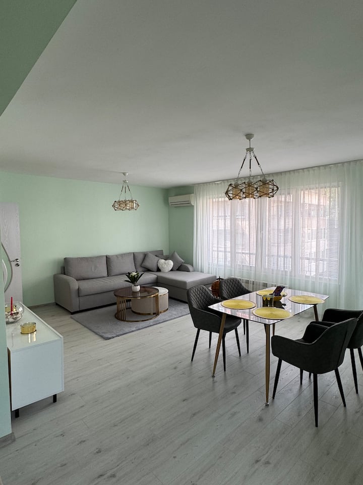 Contemporary Comfort In Lozenets - Sofía