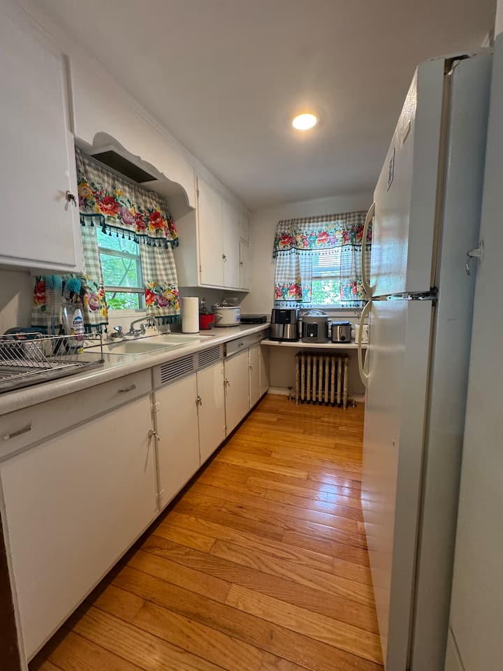 Your Cozy Place, Awaits You - Burlington, VT