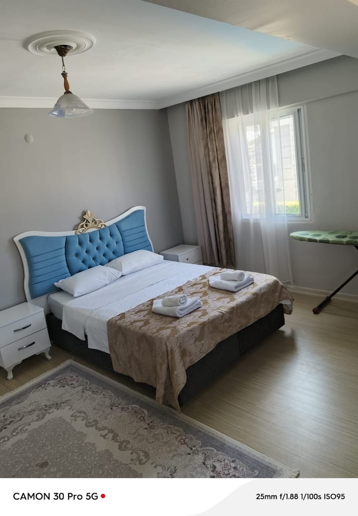 Alaçatı  çAmlık Yolda - Alaçatı