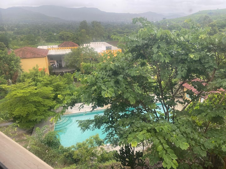Serene Mountain Retreat In Wai Satara - Wai