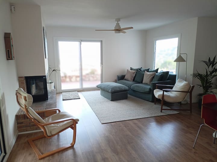 Sea-view Mountain Family Home - Alella