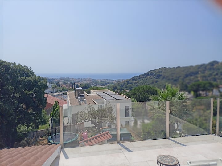 Sea-view Mountain Family Home - Mollet del Vallès