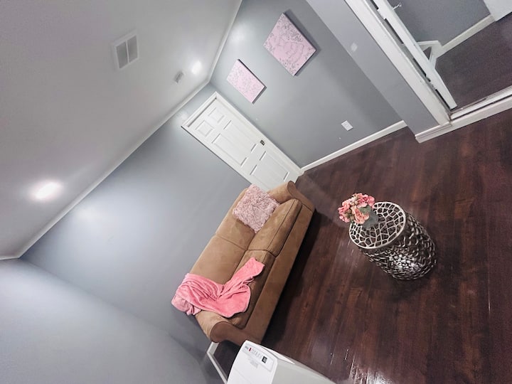 Madi’s Lil Doll House. - Elizabeth, NJ