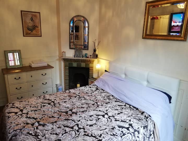 Paris Parc De Buttes Chaumant - Bagnolet