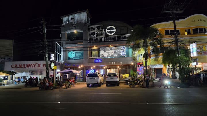 For Big Group Stay In Kingslanding Hostel Ppc - Puerto Princesa