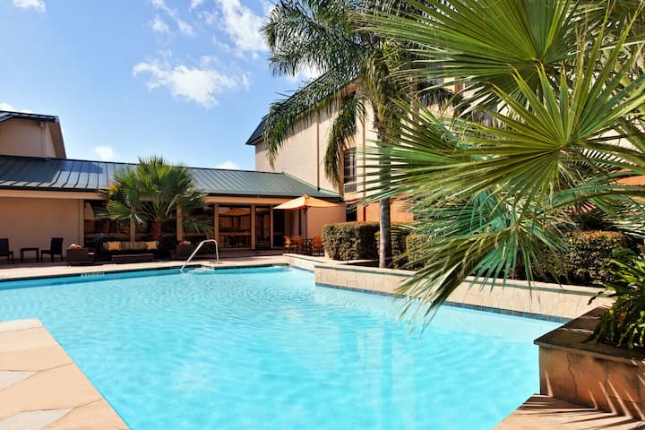 Pet-friendly Unit W/ Pool Access Near Famous - Houston, TX