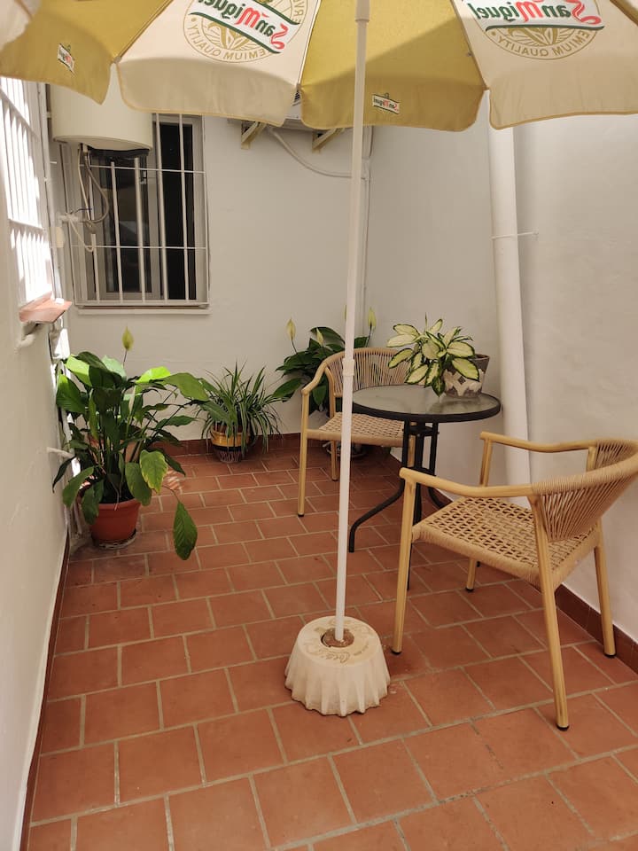 Acogedora Casa De Pueblo Con Patio - Nerja