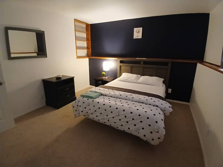 Cozy Bedroom In A House. - Airdrie