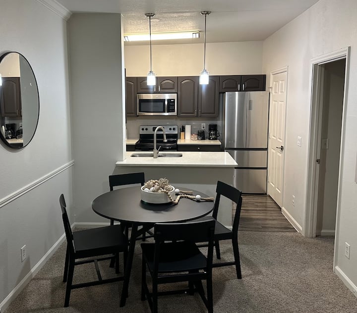 Downtown Dallas Modern 2br - 達拉斯