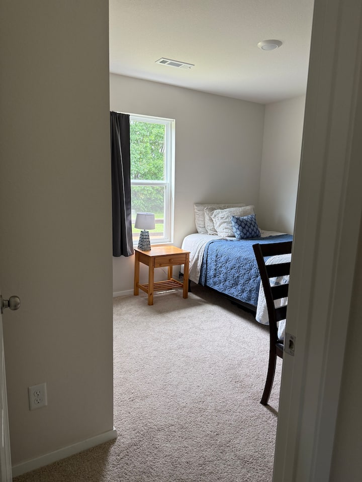 Stay With Tina - Fayetteville, AR