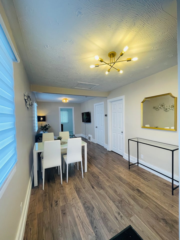 Entire 2br Home & Spacious Yard | No Cleaning Fee! - Greater Sudbury