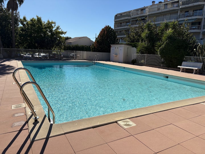 Studio Moderne Piscine Terrasse Parking 4pers - Fréjus