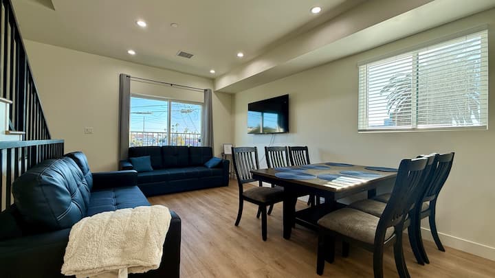 Bright 3b3b W/2 Car Garage 10 Min Universal Studio - Hollywood, CA