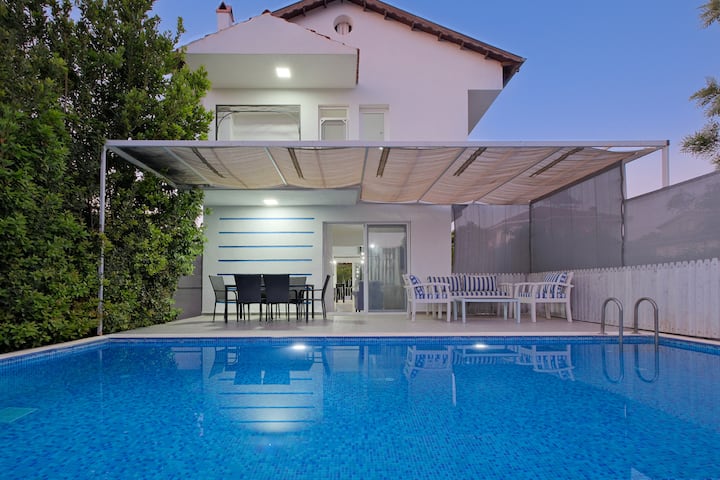 Muhteşem Konumda Aile Villası - Fethiye