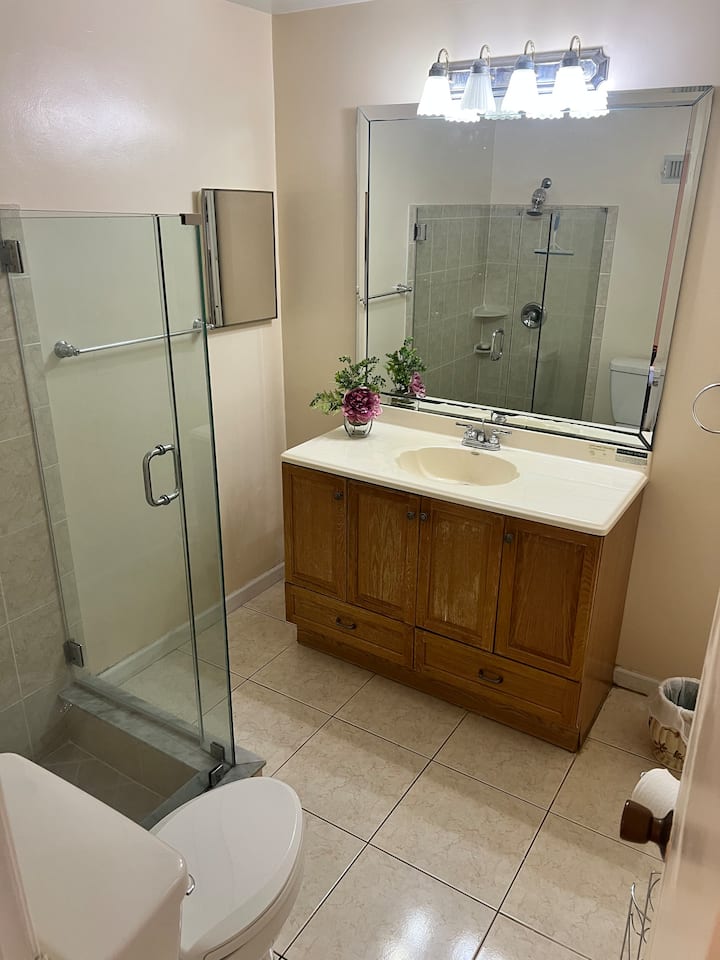 Peaceful & Relaxing Guesthome - Sunrise, FL