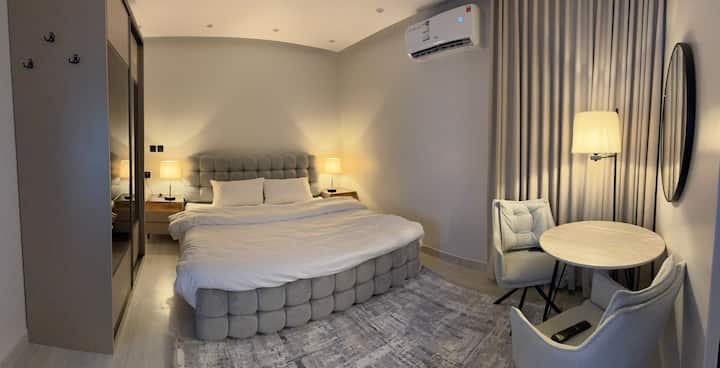 استديو بدخول ذاتي R1 - Riyadh King Khalid Airport (RUH)