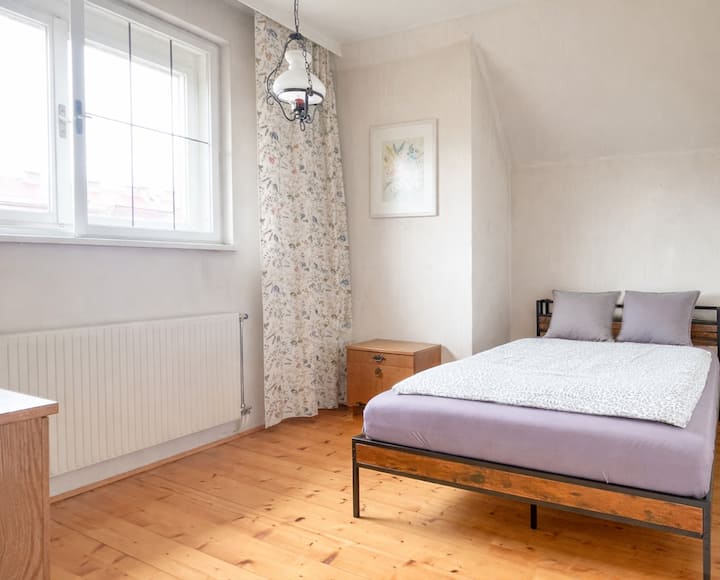 ‘Cygnet’ - In Quiet & Private Villa - Innsbruck