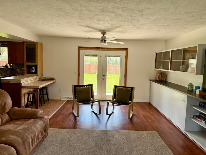 Pelikan Retreat, Spacious Family Home, Large Yard - Missoula, MT