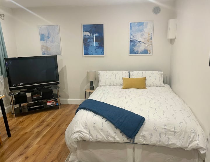 Self-contained Room By The Sea With Parking - Galway