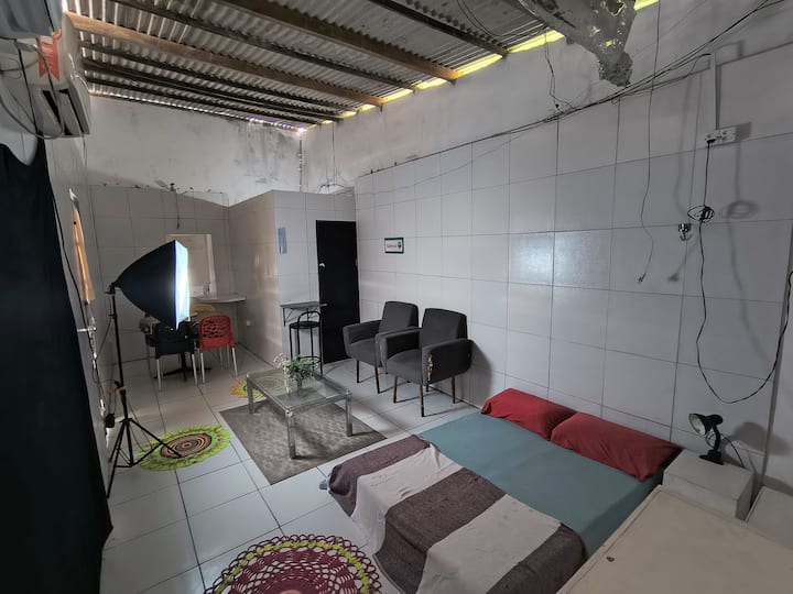Quarto Cama Casal Sofá Cama Ar Wc Compartilhado - Recife
