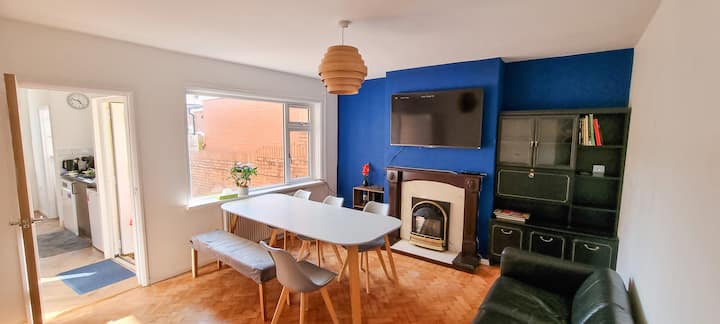 New Central Cosy 3 Bed House - Cardiff