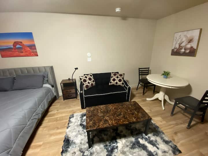 Studio For 3 W/kitchen And Jimmy Dean Breakfast - Green River, UT