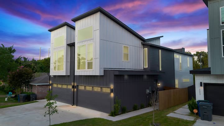 Luxe 6br Game & Spa Retreat + 2 Hottubs,gym,arcade - Dallas, TX