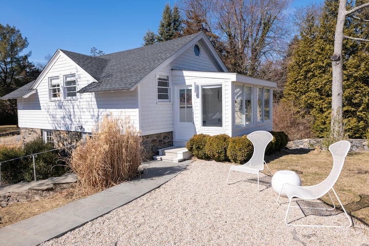 Charming Cottage Near Beach/town - Norwalk, CT