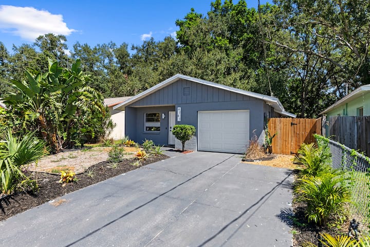 Coastal Escape Near Siesta Key! - Sarasota, FL