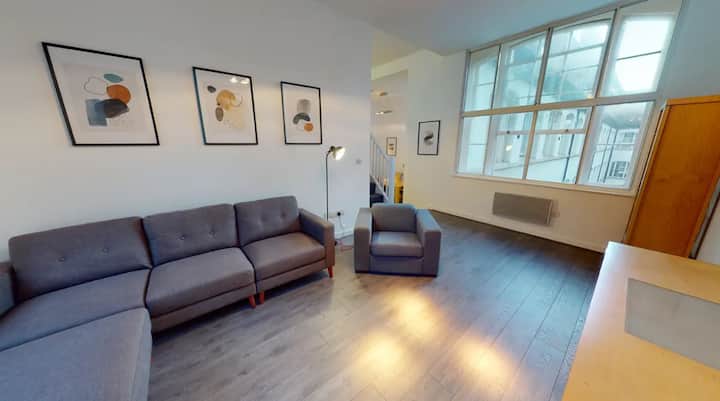 Elegant Central 3-bed Apartment. - Liverpool