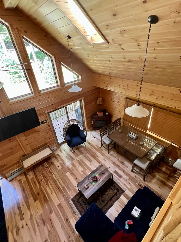 Luxury Cabin- New
Construction) - Fairview Lake, PA