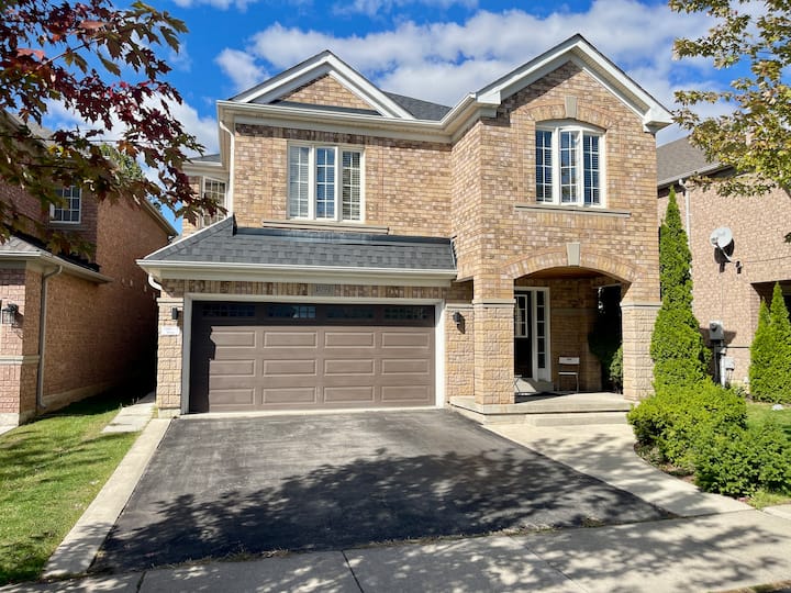 Spacious Modern 1- Bedroom Basement Suite - Milton